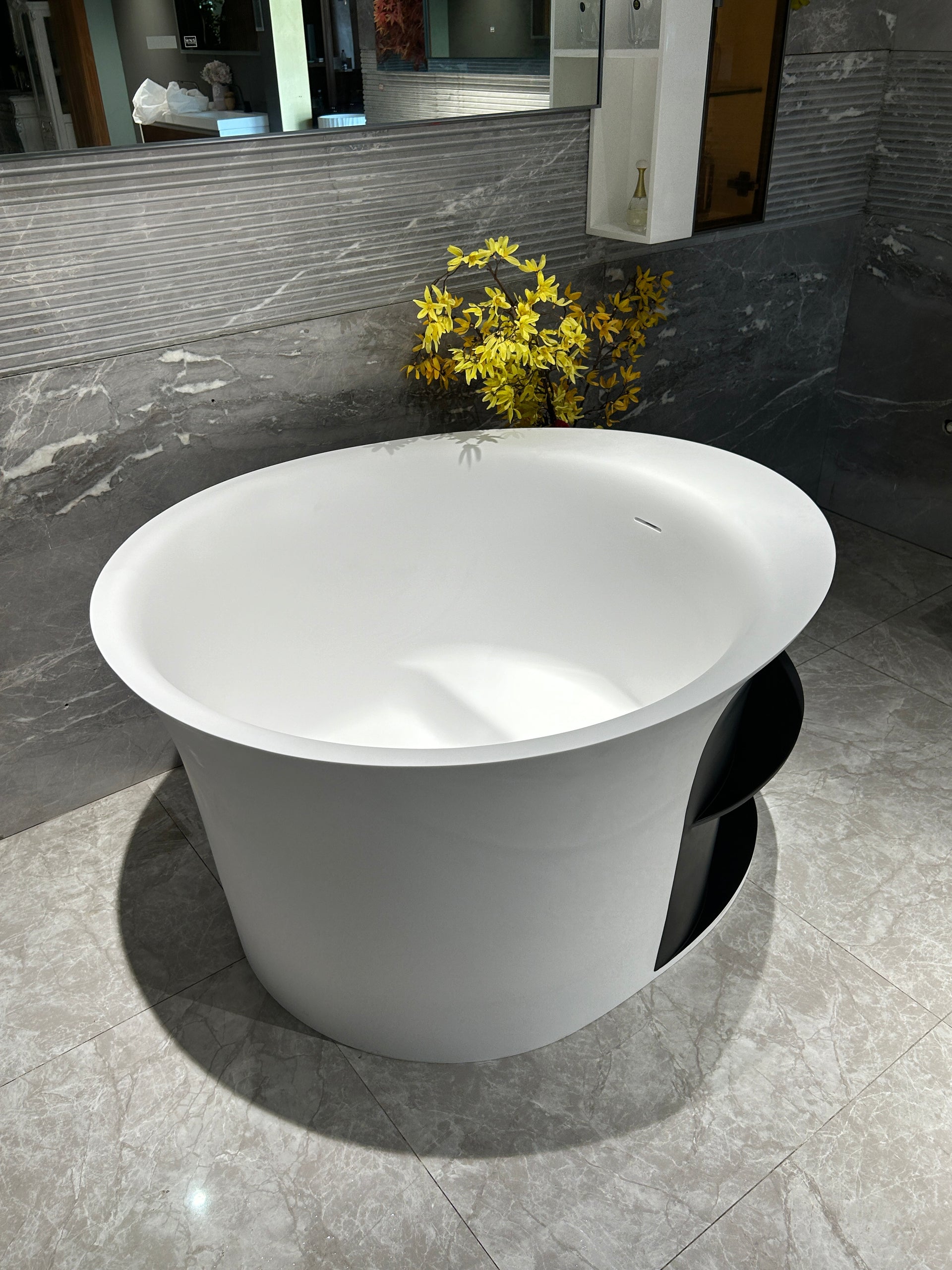 Josei Round Japanese Shelf Soak Tub - 1200mm - MGD01 – Stonebaths